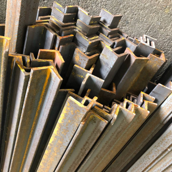 Profilés acier - IPN, IPE, cornières, fers plats - Mastock